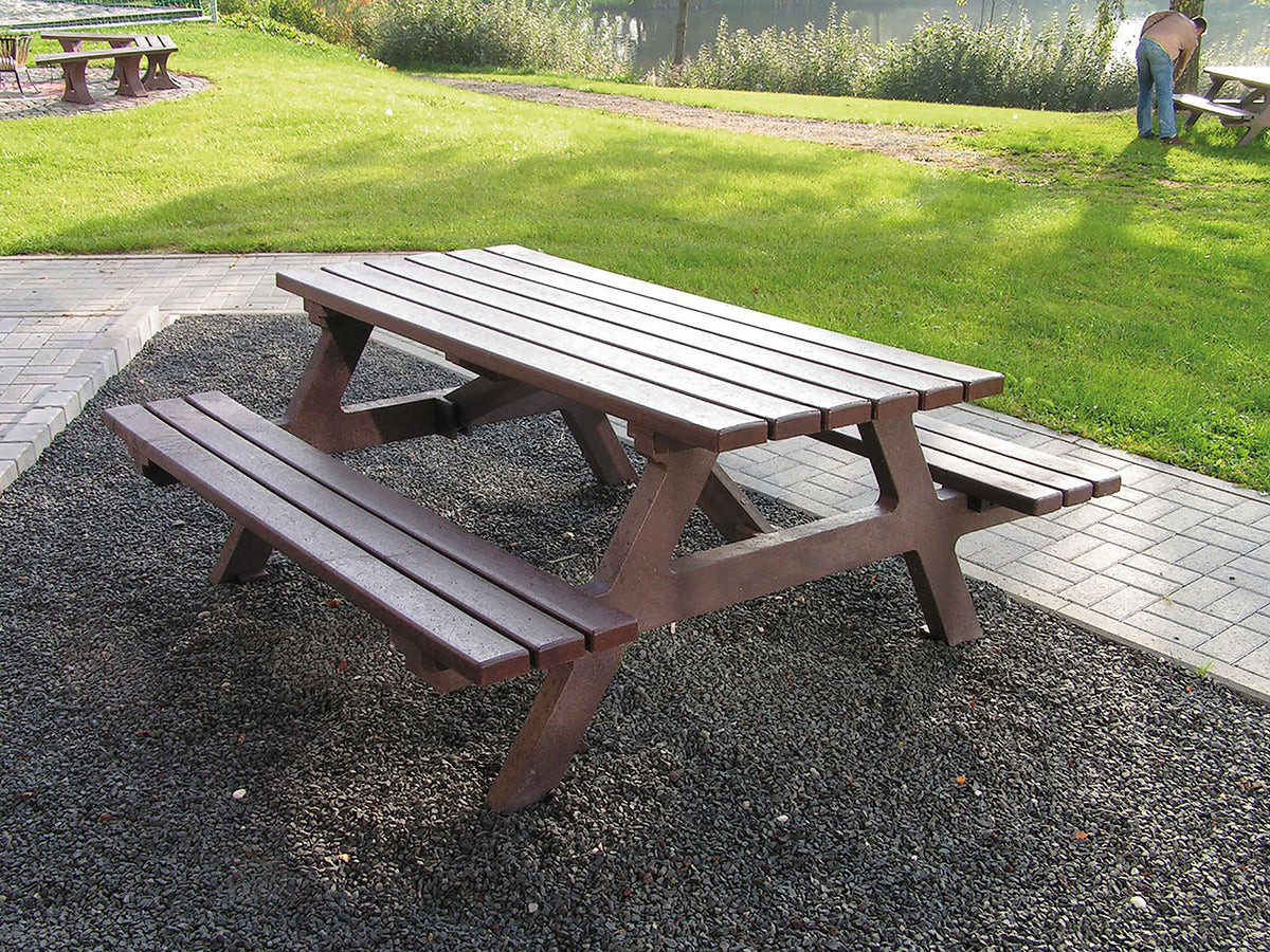 Benito Pik Picnic Table | Pittman