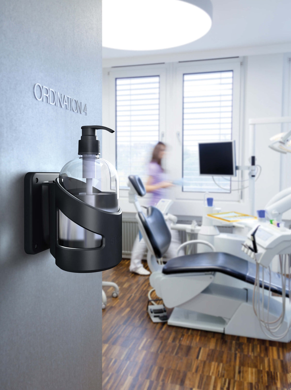 Skipper Sanitiser Bracket | Pittman