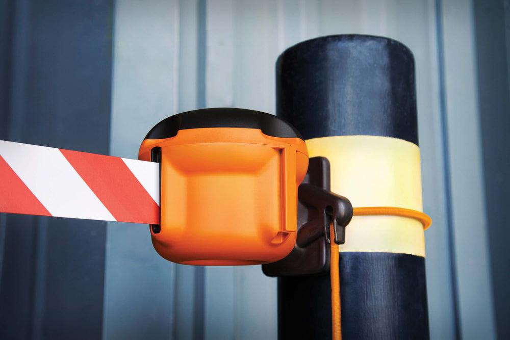 Skipper XS Retractable Tape Barrier | Pittman