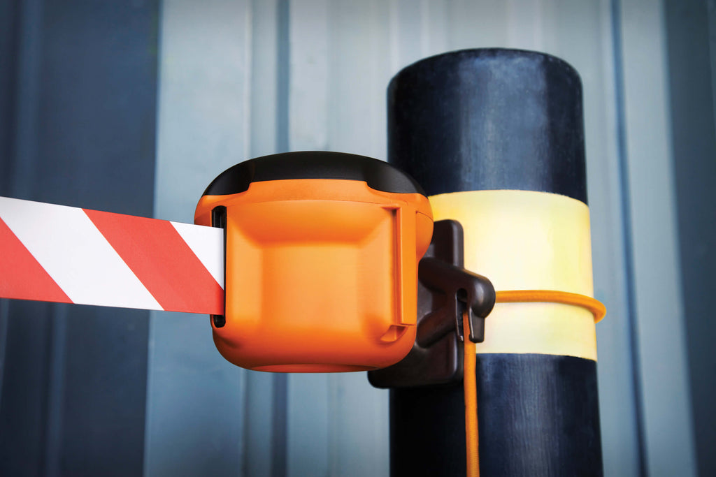 Skipper XS Retractable Tape Barrier | Pittman