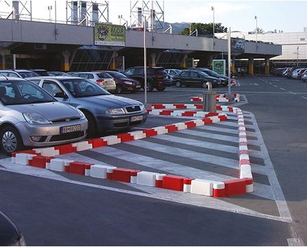 XPT Chain Traffic Separators | Pittman